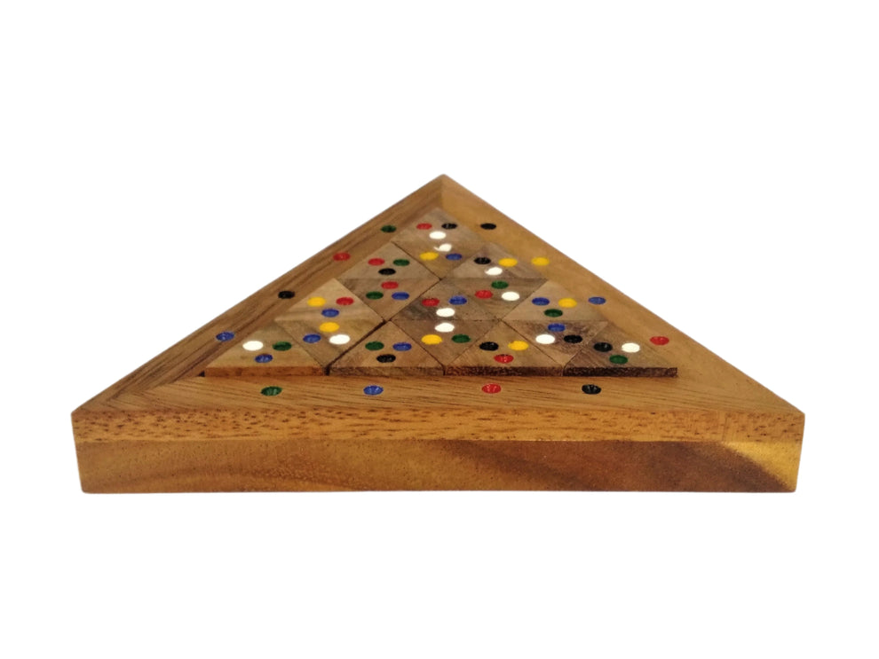 Colour match triangle – Puzzling Puzzles