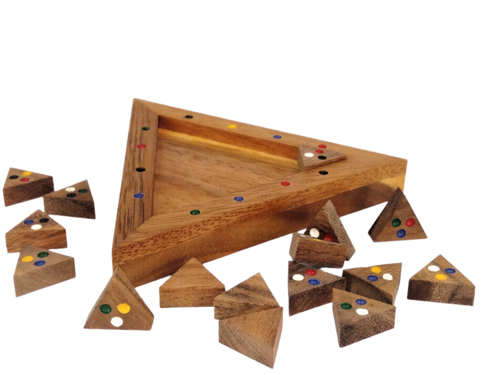 Colour match triangle – Puzzling Puzzles
